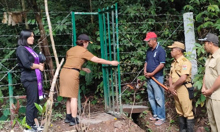 Camat Meyta Ompi Resmikan Pamsimas di Desa Pangu Satu - Sulut Review